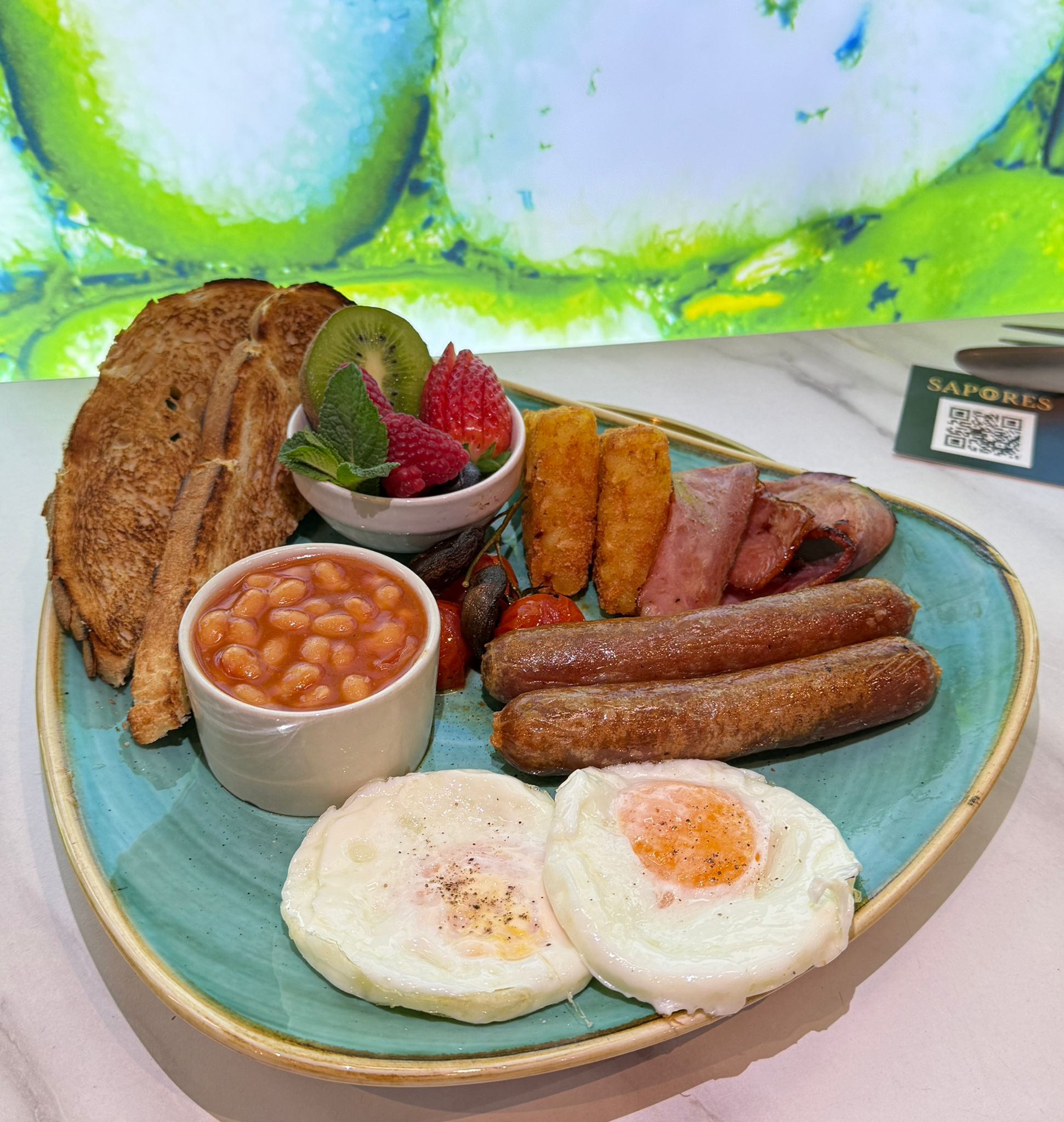 Sapores Restaurant and Lounge