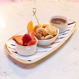Sapores Restaurant and Lounge